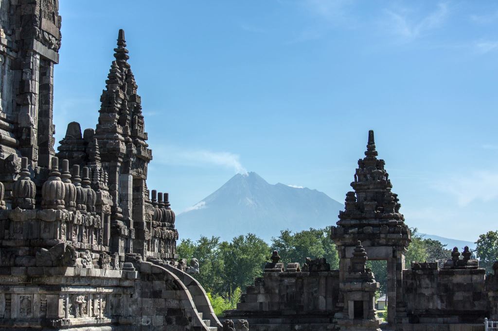 Javanese Gold – The Wonoboyo Hoard | spiceislandsblog